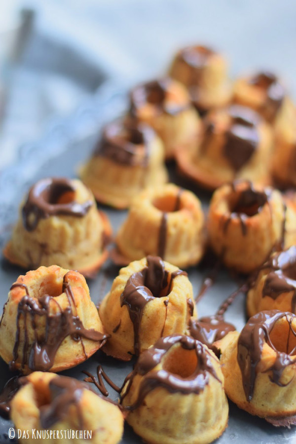 Erdnussbutter Mini Gugl - Peanutbutter Mini Bundt Cakes