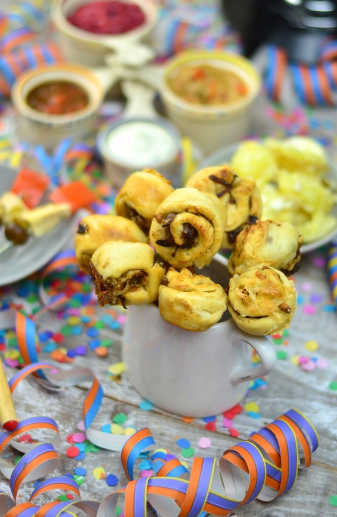 Silvester Fondue Abend mit Dips, Kartoffelsalat, Pinwheel Pops & guter ...